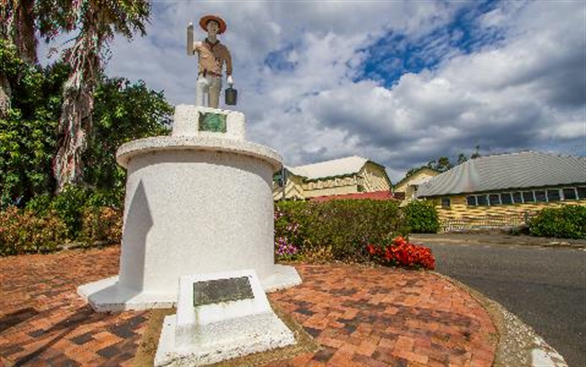 The Running the Cutter Statue Mount Morgan